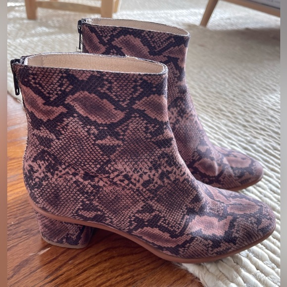 Anthropologie | Shoes | Anthropologie Velvet Ankle Boots 4 | Poshmark